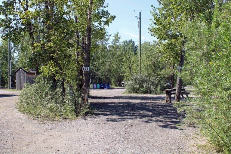 Pull-through-site - Riverbend Campground, Okotoks, Calgary, Alberta